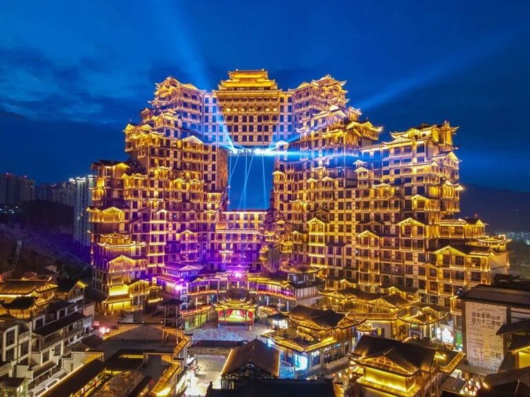 Zhangjiajie 72 Strange Buildings (72 Qilou): 2026 Guide