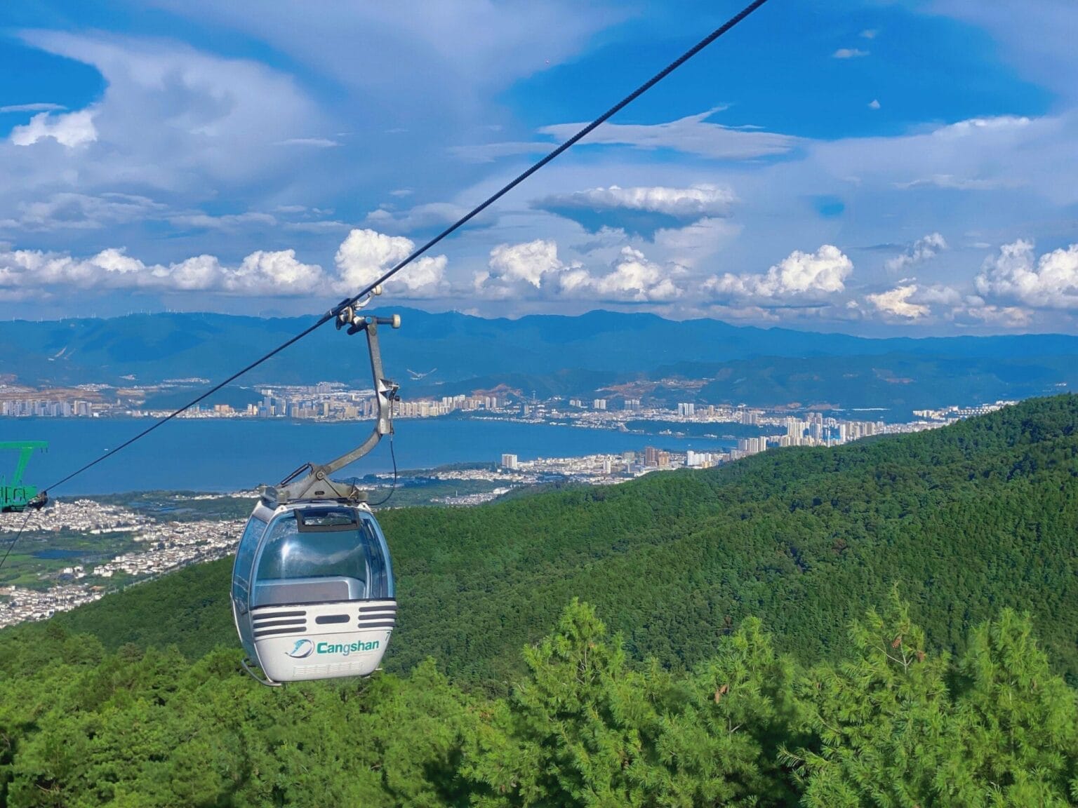 Cangshan Cable Cars Guide 2026: Zhonghe, Gantong & Ximatan